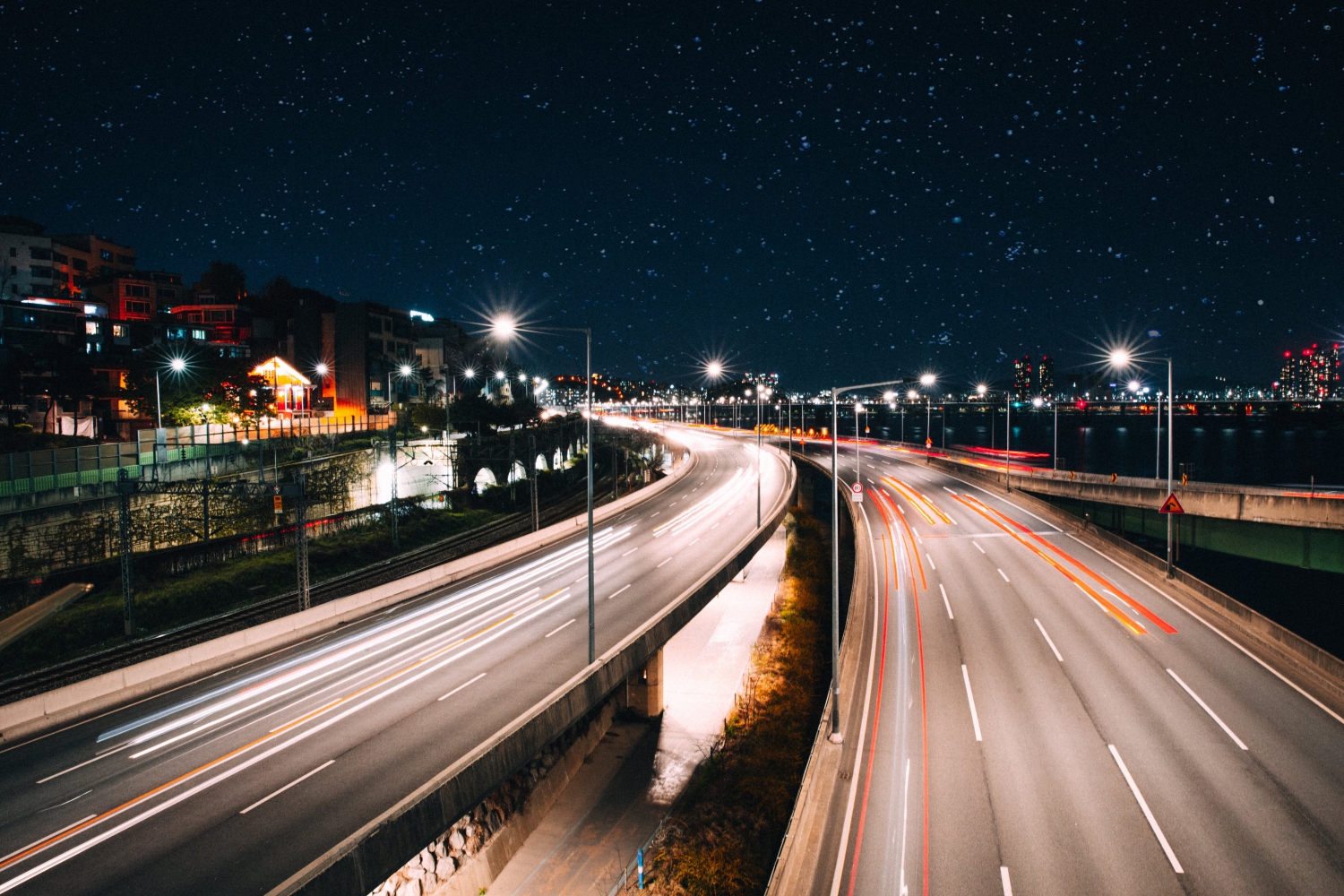 a-cornucopia-of-light | airmedia.jp